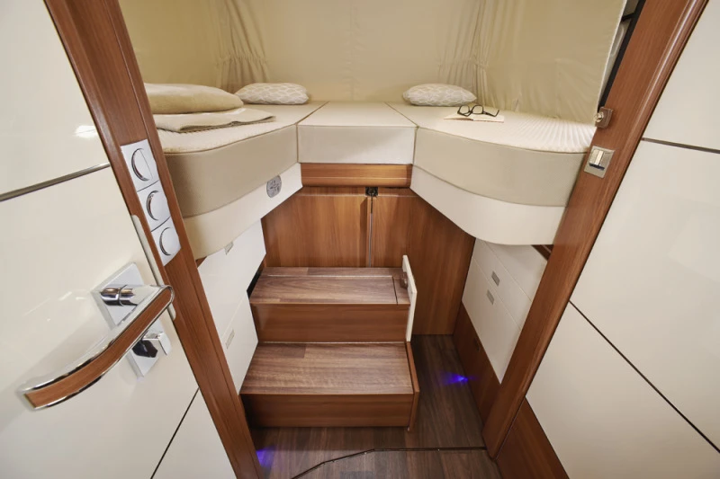 Кемпер Carthago Liner for Two I 53 L в Каравани и кемпери в гр. София ...